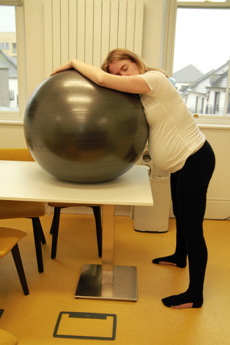 Staying active and upright positions during labour - HSE.ie